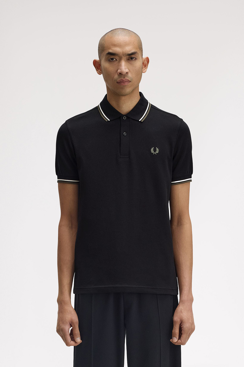 The Fred Perry Shirt - M3600(XL W54：BLACK / ECRU / LAUREL WREATH): | FRED PERRY JAPAN | フレッドペリー ...
