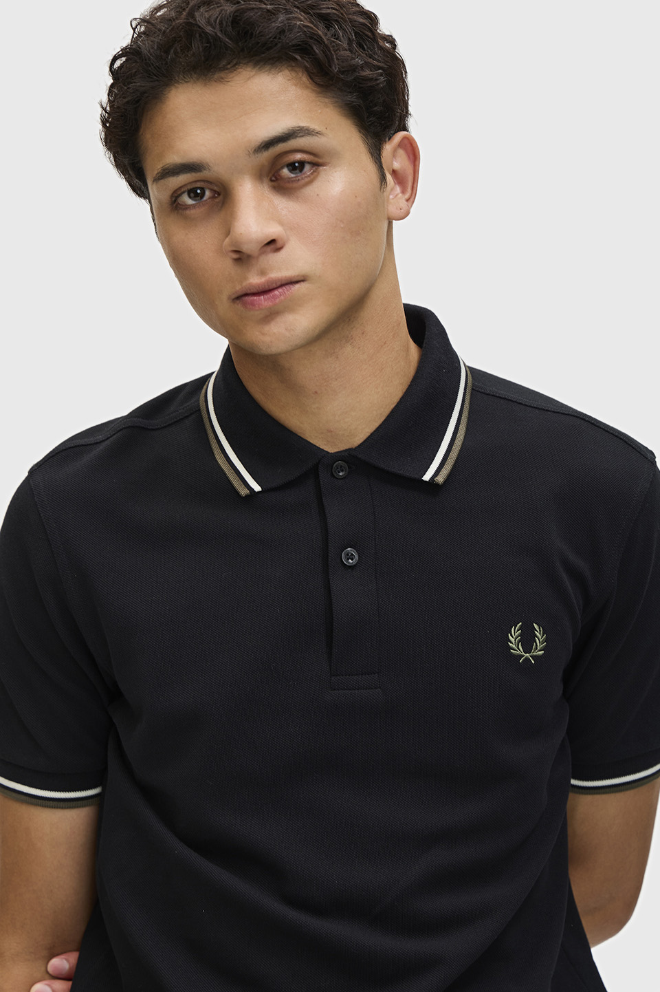 The Fred Perry Shirt - M3600(XL W54：BLACK / ECRU / LAUREL WREATH): | FRED PERRY JAPAN | フレッドペリー ...