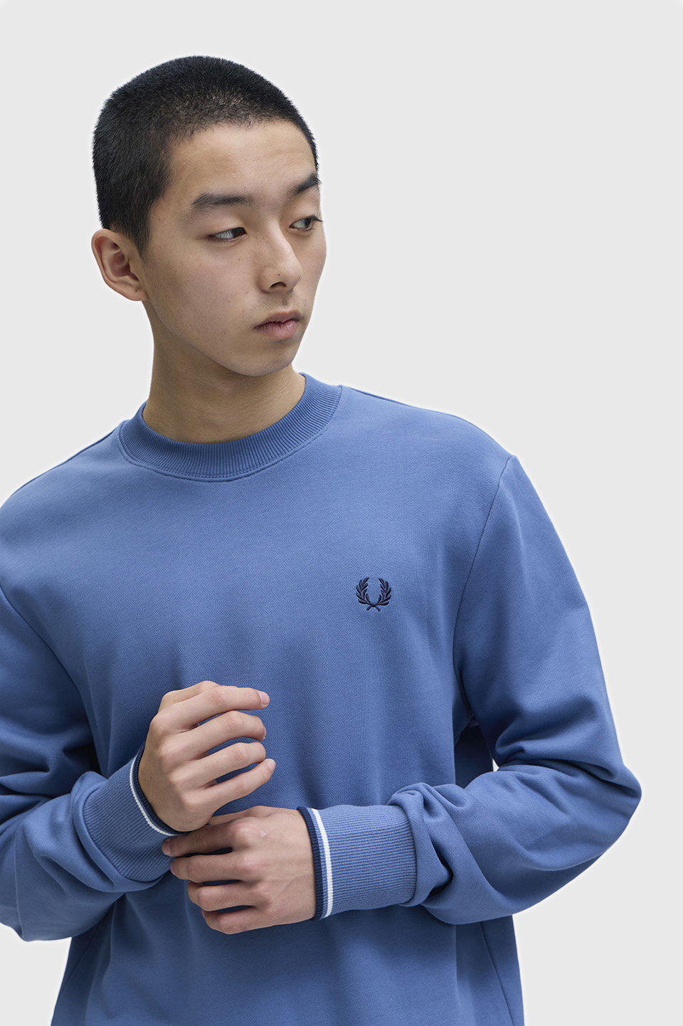 Crew Neck Sweatshirt(L 89A：ACE BLUE / SNOW WHITE / TENNIS BLUE): | FRED ...